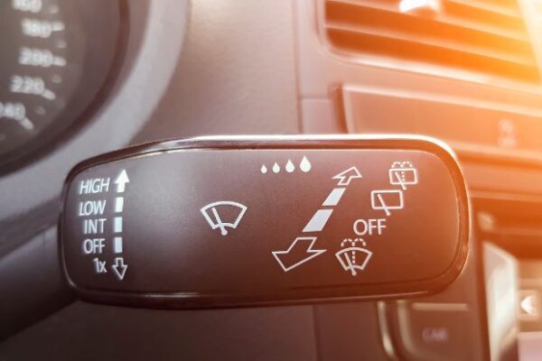 How Many Layers Of Glass In A Windshield? | GlassFixit