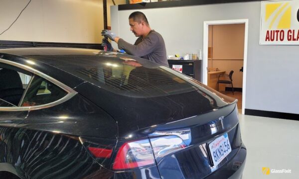 How Much Does It Cost to Replace a Rear Windshield